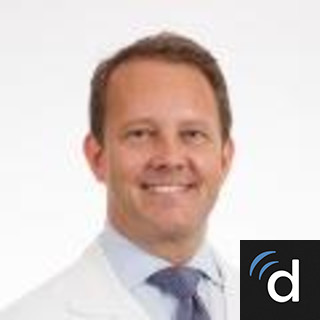 Doctors at Walter Reed National Military Medical Center in Bethesda, MD ...